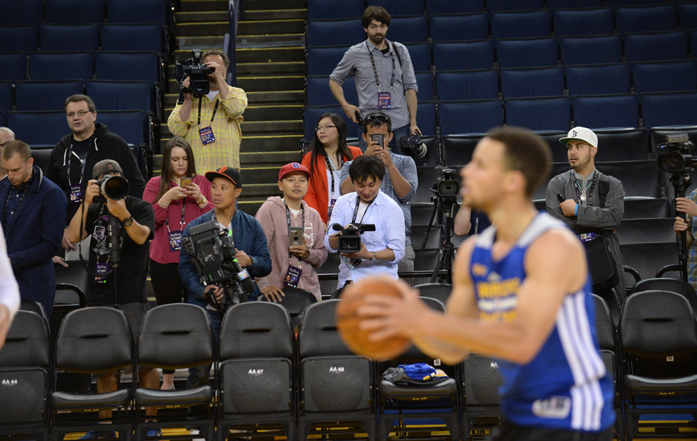 Stephen curry entrenando en el oracle arena ante... | Marca.com