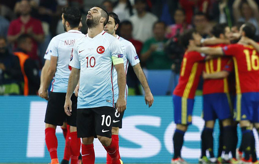 Euro 2016: Turkey player ratings: A new low for Turan | MARCA English
