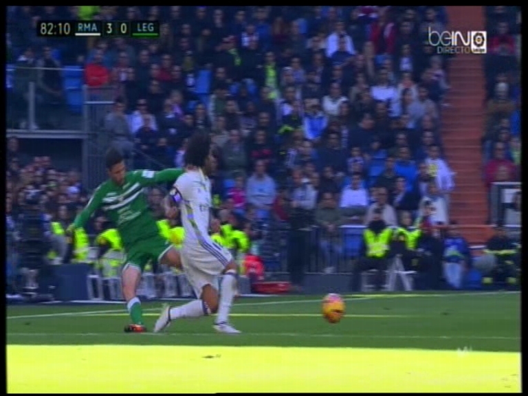 Marcelo's poor tackle injures Omar Ramos | MARCA in English