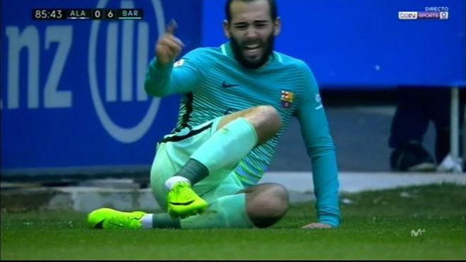 Aleix Vidal out for five months after brutal Theo collision | MARCA in ...