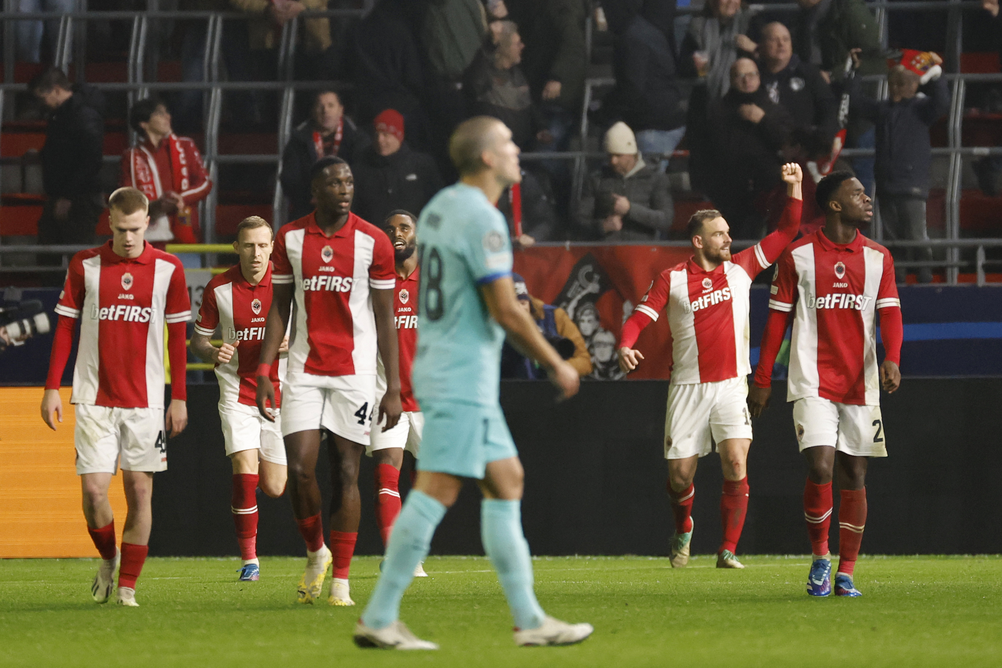 Royal Antwerp 3-2 Barcelona: Goals and highlights - Champions League 23/24